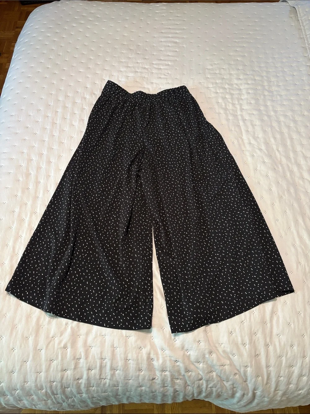 Uniqlo | Pants & Jumpsuits | Uniqlo Black Wideleg Polka Dot Pants ...